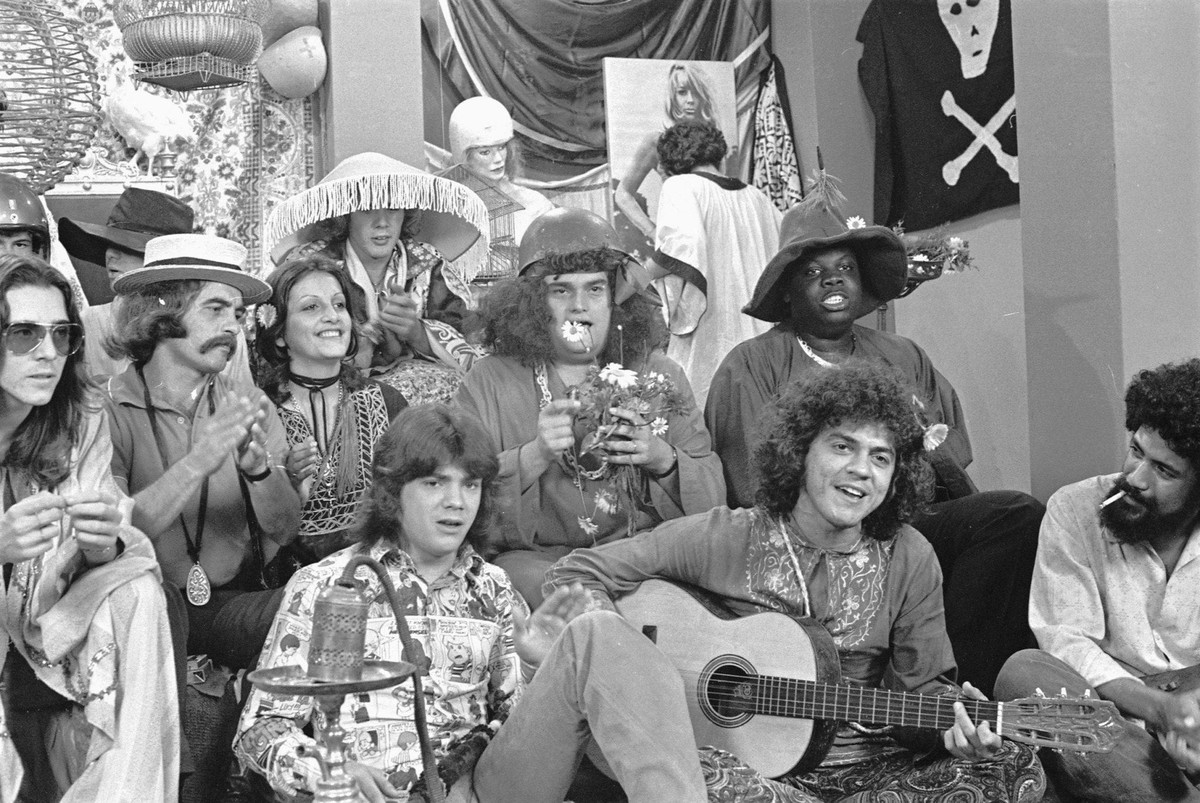 Hello Crazy People | Hello Crazy People | memoriaglobo